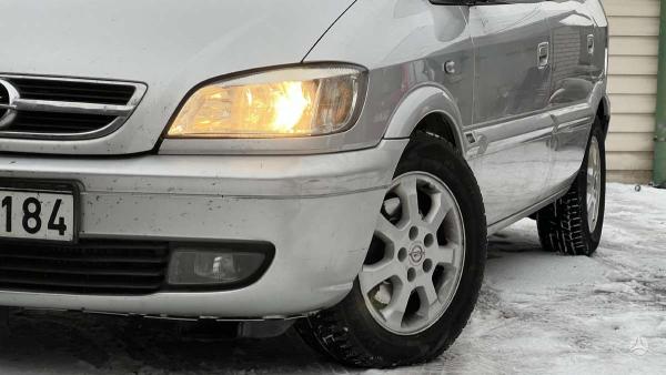 Pelēks Opel Zafira 2005 Viļņa, ar dzinēja tilpumu 2.20 L un nobraukumu 278 tūkst. km par 500 €, foto 3 vietnē AUTOMOTO.COM.LV