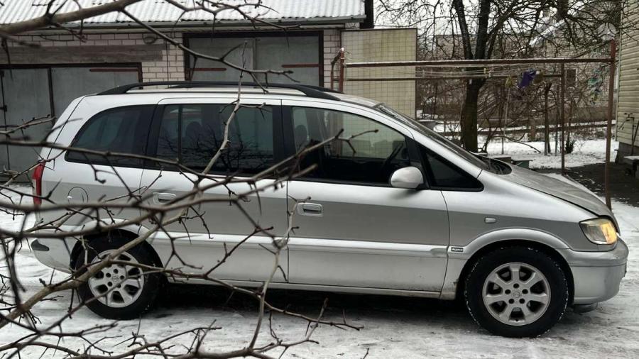 Pelēks Opel Zafira 2005 Viļņa, ar dzinēja tilpumu 2.20 L un nobraukumu 278 tūkst. km par 500 €, foto 6 vietnē AUTOMOTO.COM.LV