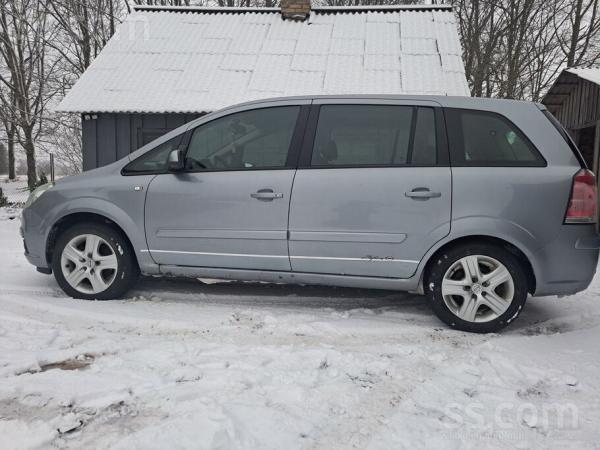Pelēks Opel Zafira 2005 Alūksne, ar dzinēja tilpumu 1.80 L un nobraukumu 229 tūkst. km par 1600 €, foto 2 vietnē AUTOMOTO.COM.LV