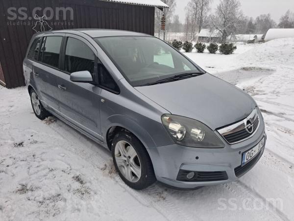 Pelēks Opel Zafira 2005 Alūksne, ar dzinēja tilpumu 1.80 L un nobraukumu 229 tūkst. km par 1600 €, foto 4 vietnē AUTOMOTO.COM.LV