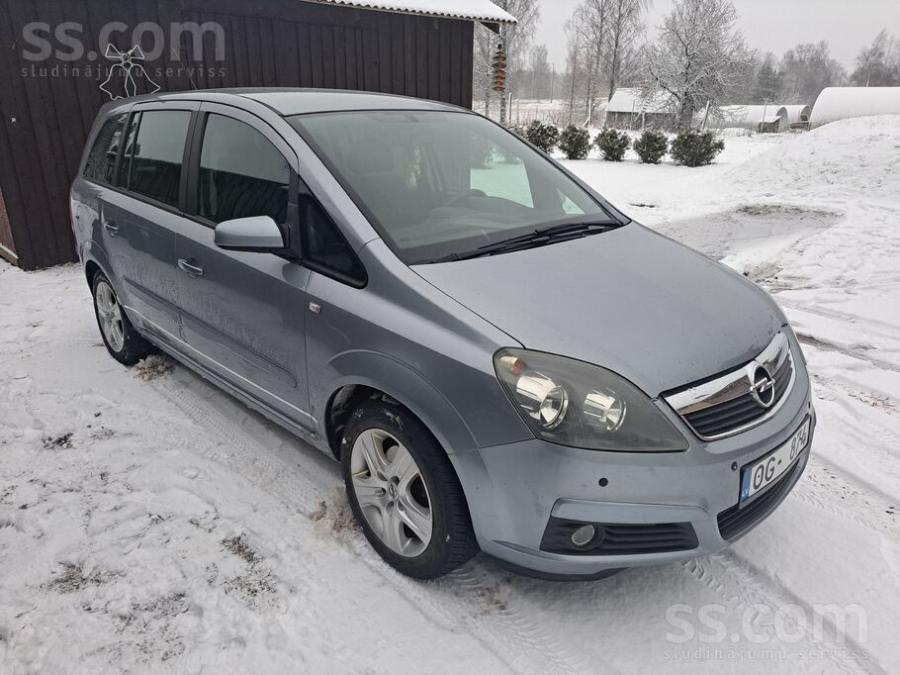 Grey Opel Zafira 2005 in Aluksne, with an engine capacity of 1.80 L and mileage of 229 thousand km for 1600 €, photo 4 on AUTOMOTO.COM.LV