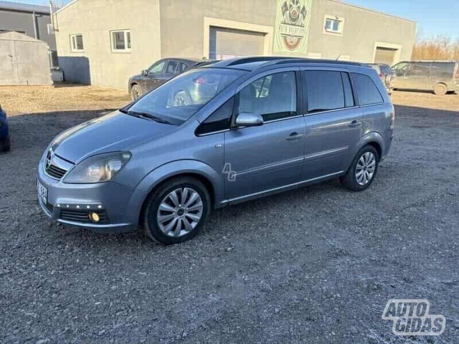Grey Opel Zafira 2005 in Vilnius, with an engine capacity of 1.90 L and mileage of 240 thousand km for 1550 €, photo 1 on AUTOMOTO.COM.LV