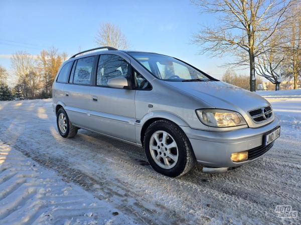 Grey Opel Zafira 2005 in Radviliskis, with an engine capacity of 2.20 L and mileage of 278 thousand km for 1195 €, photo 5 on AUTOMOTO.COM.LV