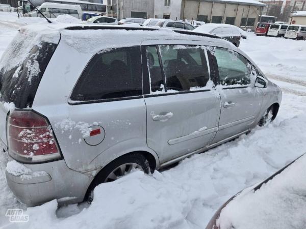 Pelēks Opel Zafira 2005 Klaipėda, ar dzinēja tilpumu 1.90 L un nobraukumu 417 tūkst. km par 500 €, foto 2 vietnē AUTOMOTO.COM.LV
