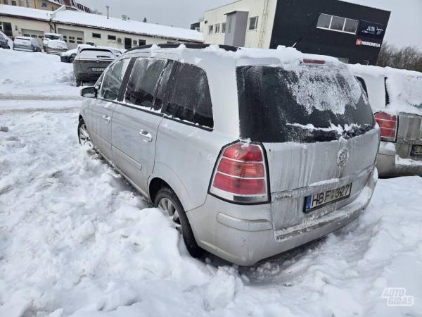 Pelēks Opel Zafira 2005 Klaipėda, ar dzinēja tilpumu 1.90 L un nobraukumu 417 tūkst. km par 500 €, foto 6 vietnē AUTOMOTO.COM.LV