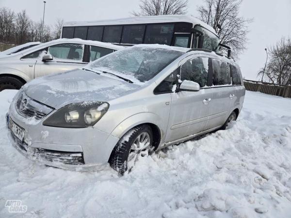 Pelēks Opel Zafira 2005 Klaipėda, ar dzinēja tilpumu 1.90 L un nobraukumu 417 tūkst. km par 500 €, foto 8 vietnē AUTOMOTO.COM.LV