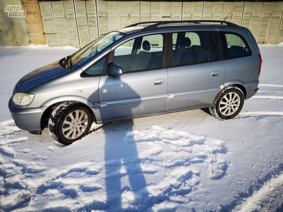 Pelēks Opel Zafira 2005 Telšiai, ar dzinēja tilpumu 1.60 L un nobraukumu 185 tūkst. km par 1490 €, foto 1 vietnē AUTOMOTO.COM.LV