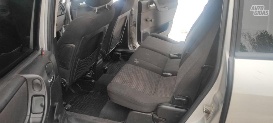 Pelēks Opel Zafira 2005 Viļņa, ar dzinēja tilpumu 2.00 L un nobraukumu 315 tūkst. km par 1390 €, foto 18 vietnē AUTOMOTO.COM.LV