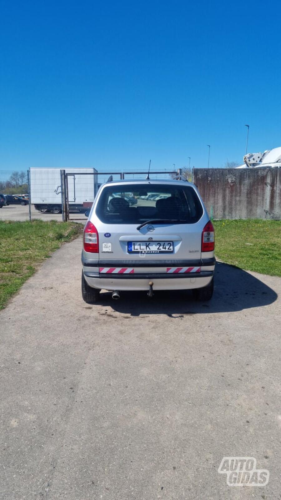 Pelēks Opel Zafira 2005 Kauņa, ar dzinēja tilpumu 2.00 L un nobraukumu 310 tūkst. km par 1000 €, foto 4 vietnē AUTOMOTO.COM.LV