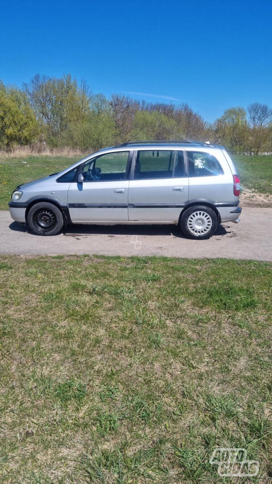Pelēks Opel Zafira 2005 Kauņa, ar dzinēja tilpumu 2.00 L un nobraukumu 310 tūkst. km par 1000 €, foto 5 vietnē AUTOMOTO.COM.LV