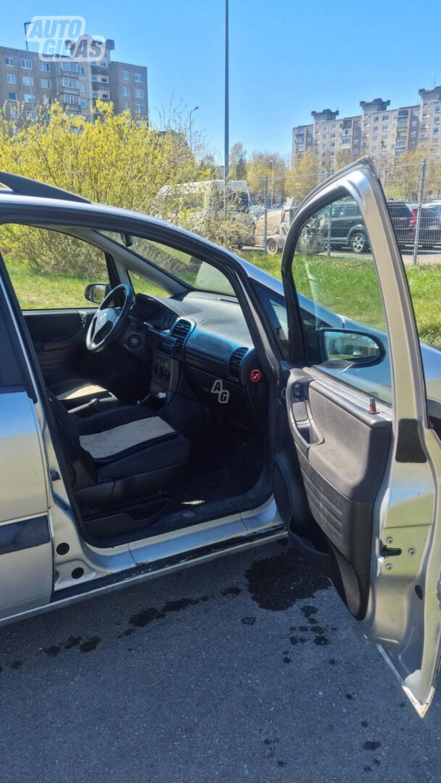 Pelēks Opel Zafira 2005 Kauņa, ar dzinēja tilpumu 2.00 L un nobraukumu 310 tūkst. km par 1000 €, foto 6 vietnē AUTOMOTO.COM.LV
