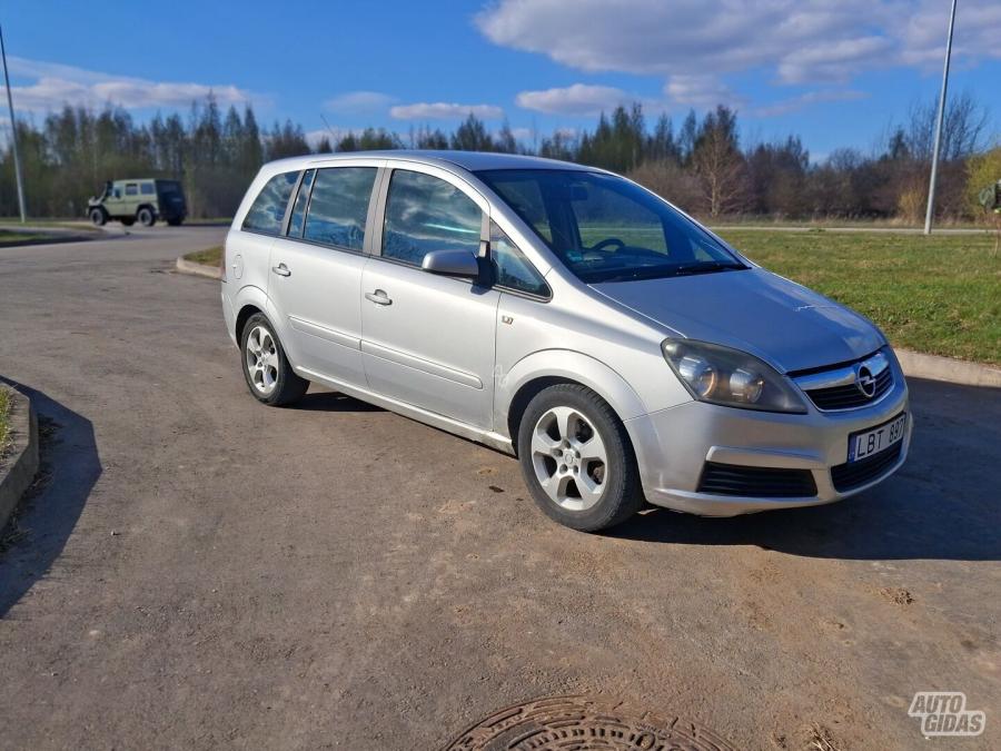 Pelēks Opel Zafira 2005 Šauļi, ar dzinēja tilpumu 1.90 L un nobraukumu 336 tūkst. km par 990 €, foto 1 vietnē AUTOMOTO.COM.LV