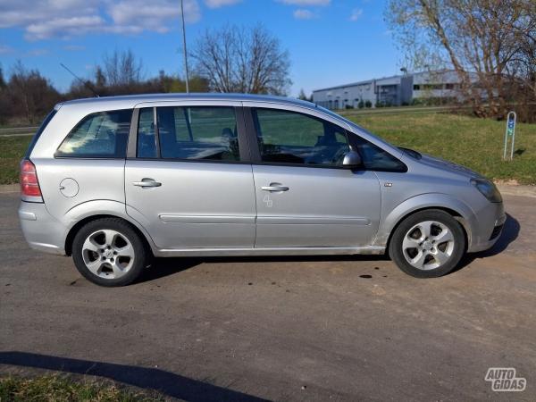 Grey Opel Zafira 2005 in Siauliai, with an engine capacity of 1.90 L and mileage of 336 thousand km for 990 €, photo 8 on AUTOMOTO.COM.LV