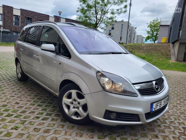 Pelēks Opel Zafira 2005 Viļņa, ar dzinēja tilpumu 1.90 L un nobraukumu 275 tūkst. km par 550 €, foto 1 vietnē AUTOMOTO.COM.LV