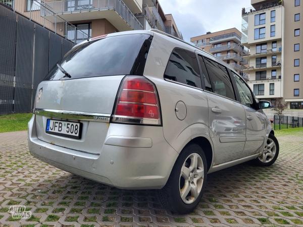 Pelēks Opel Zafira 2005 Viļņa, ar dzinēja tilpumu 1.90 L un nobraukumu 275 tūkst. km par 550 €, foto 5 vietnē AUTOMOTO.COM.LV