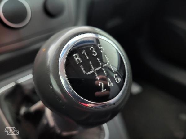 Pelēks Opel Zafira 2005 Viļņa, ar dzinēja tilpumu 1.90 L un nobraukumu 275 tūkst. km par 550 €, foto 8 vietnē AUTOMOTO.COM.LV