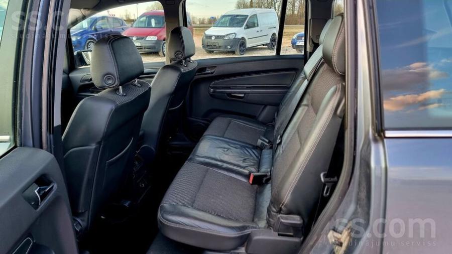 Grey Opel Zafira 2005 in Cesis, with an engine capacity of 1.90 L and mileage of 390 thousand km for 1500 €, photo 11 on AUTOMOTO.COM.LV