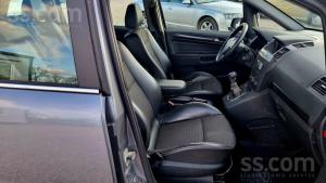 Grey Opel Zafira 2005 in Cesis, with an engine capacity of 1.90 L and mileage of 390 thousand km for 1500 €, photo 12 on AUTOMOTO.COM.LV