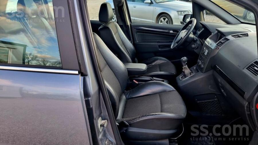 Grey Opel Zafira 2005 in Cesis, with an engine capacity of 1.90 L and mileage of 390 thousand km for 1500 €, photo 12 on AUTOMOTO.COM.LV