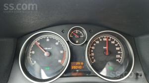 Grey Opel Zafira 2005 in Cesis, with an engine capacity of 1.90 L and mileage of 390 thousand km for 1500 €, photo 17 on AUTOMOTO.COM.LV
