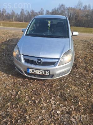 Grey Opel Zafira 2005 in Tukums, with an engine capacity of 1.90 L and mileage of 399 thousand km for 1100 €, photo  on AUTOMOTO.COM.LV