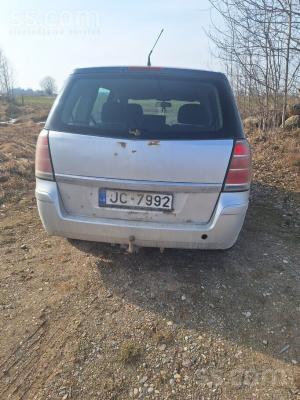 Pelēks Opel Zafira 2005 Tukums, ar dzinēja tilpumu 1.90 L un nobraukumu 399 tūkst. km par 1100 €, foto 6 vietnē AUTOMOTO.COM.LV