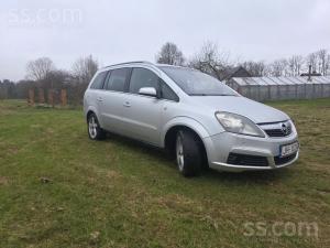 Grey Opel Zafira 2005 in Jekabpils, with an engine capacity of 1.90 L and mileage of 360 thousand km for 1600 €, photo  on AUTOMOTO.COM.LV