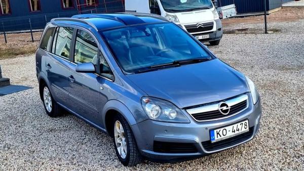 Pelēks Opel Zafira 2005 Cēsis, ar dzinēja tilpumu 1.90 L un nobraukumu 390 tūkst. km par 1600 €, foto 1 vietnē AUTOMOTO.COM.LV