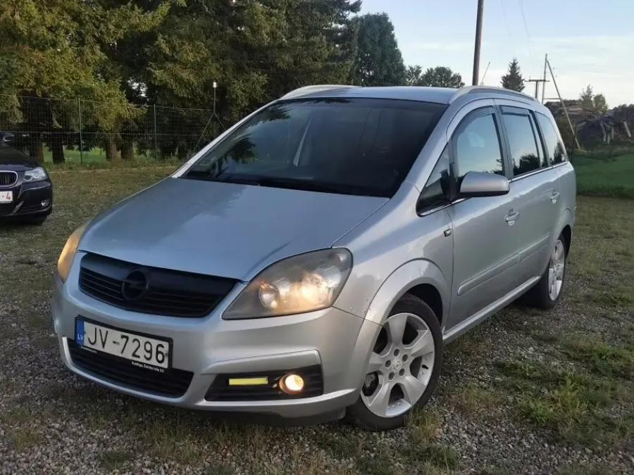 Серый Опель Зафира 2005 в Кулдига, объемом двигателя 1.90 л и пробегом 265 тыс. км за 1500 €, фото 1 на AUTOMOTO.COM.LV