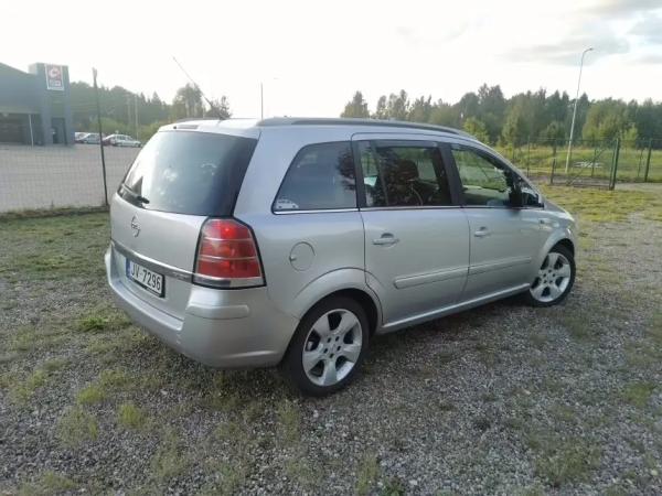Grey Opel Zafira 2005 in Kuldiga, with an engine capacity of 1.90 L and mileage of 265 thousand km for 1500 €, photo 2 on AUTOMOTO.COM.LV