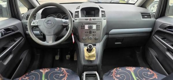 Pelēks Opel Zafira 2005 Valmiera, ar dzinēja tilpumu 1.80 L un nobraukumu 369 tūkst. km par 680 €, foto 7 vietnē AUTOMOTO.COM.LV