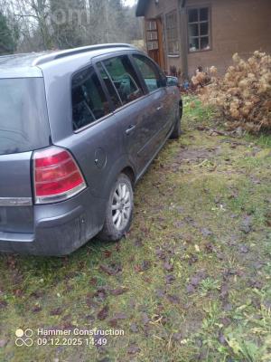 Pelēks Opel Zafira 2005 Aizkraukle, ar dzinēja tilpumu 1.90 L un nobraukumu 223 tūkst. km par 1100 €, foto 5 vietnē AUTOMOTO.COM.LV
