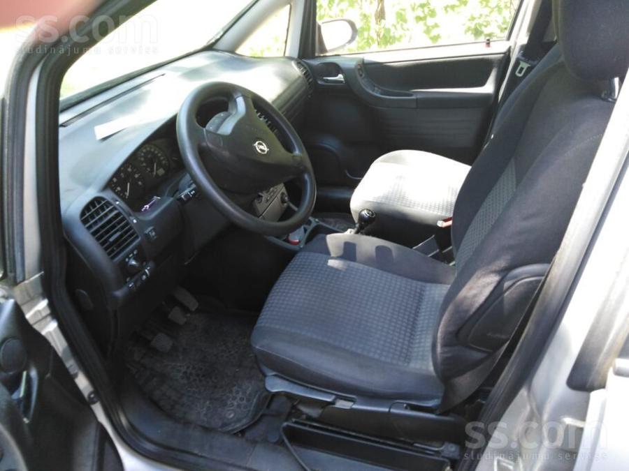 Grey Opel Zafira 2005 in Riga, with an engine capacity of 1.60 L and mileage of 230 thousand km for 400 €, photo 4 on AUTOMOTO.COM.LV