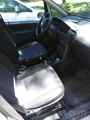 Grey Opel Zafira 2005 in Riga, with an engine capacity of 1.60 L and mileage of 230 thousand km for 400 €, photo 10 on AUTOMOTO.COM.LV