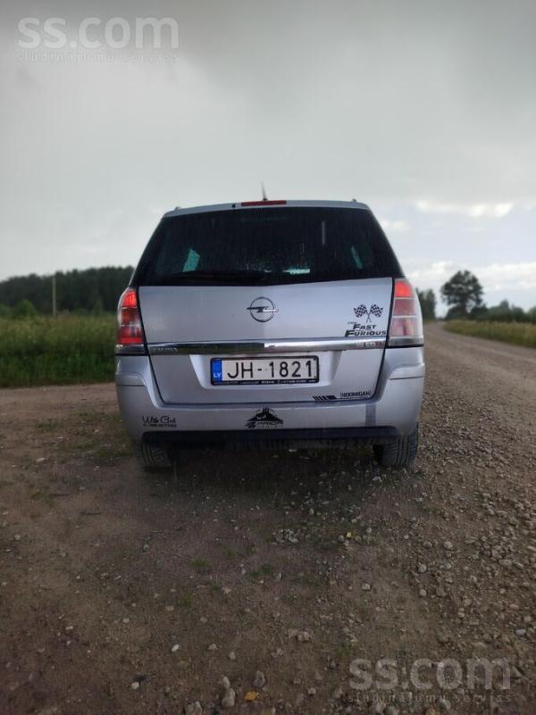 Pelēks Opel Zafira 2005 Rēzekne, ar dzinēja tilpumu 1.90 L un nobraukumu 360 tūkst. km par 1255 €, foto 4 vietnē AUTOMOTO.COM.LV