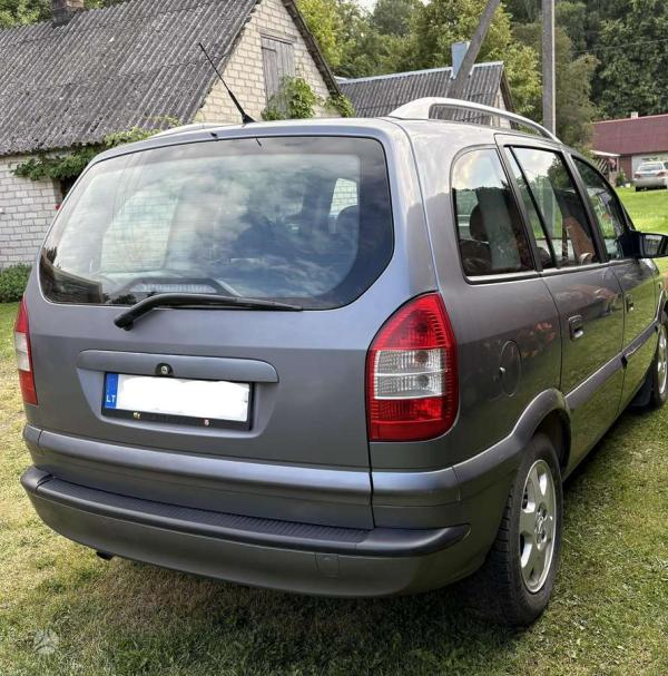 Grey Opel Zafira 2005 in Raseiniai, with an engine capacity of 2.17 L and mileage of 200 thousand km for 1000 €, photo 2 on AUTOMOTO.COM.LV