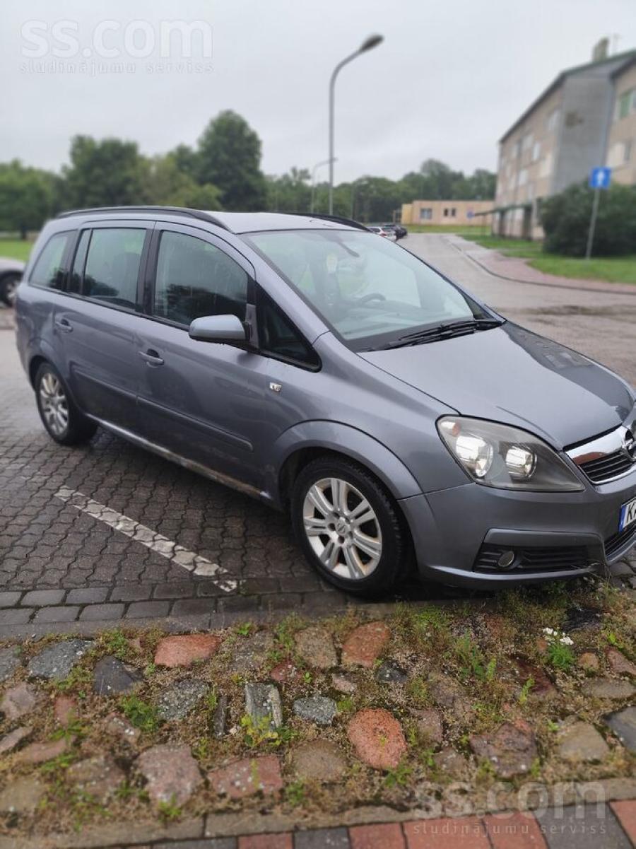 Grey Opel Zafira 2005 in Ventspils, with an engine capacity of 1.90 L and mileage of 236 thousand km for 800 €, photo 1 on AUTOMOTO.COM.LV