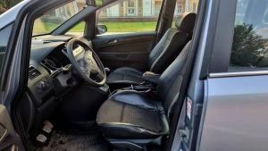 Pelēks Opel Zafira 2005 Cēsis, ar dzinēja tilpumu 1.90 L un nobraukumu 413 tūkst. km par 1500 €, foto 13 vietnē AUTOMOTO.COM.LV