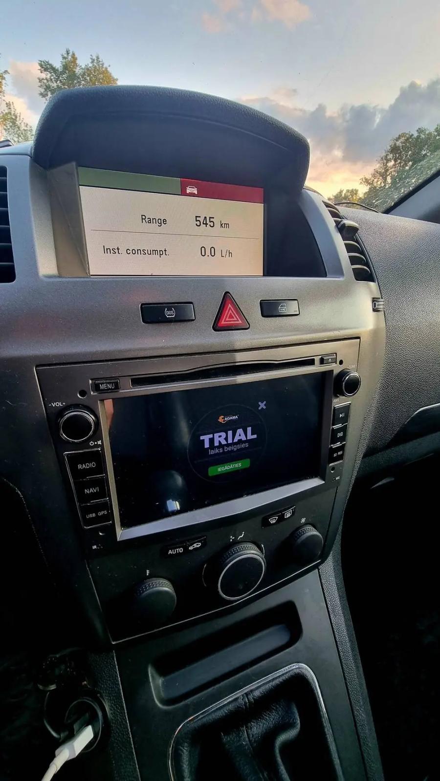 Pelēks Opel Zafira 2005 Cēsis, ar dzinēja tilpumu 1.90 L un nobraukumu 413 tūkst. km par 1500 €, foto 18 vietnē AUTOMOTO.COM.LV