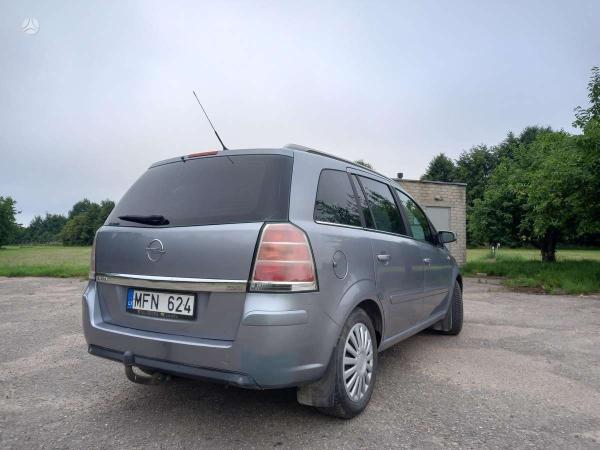 Pelēks Opel Zafira 2005 Klaipėda, ar dzinēja tilpumu 1.91 L un nobraukumu 211 tūkst. km par 1450 €, foto 4 vietnē AUTOMOTO.COM.LV