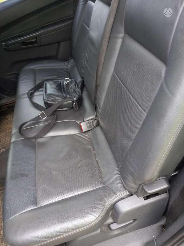 Pelēks Opel Zafira 2005 Klaipėda, ar dzinēja tilpumu 1.91 L un nobraukumu 211 tūkst. km par 1450 €, foto 8 vietnē AUTOMOTO.COM.LV