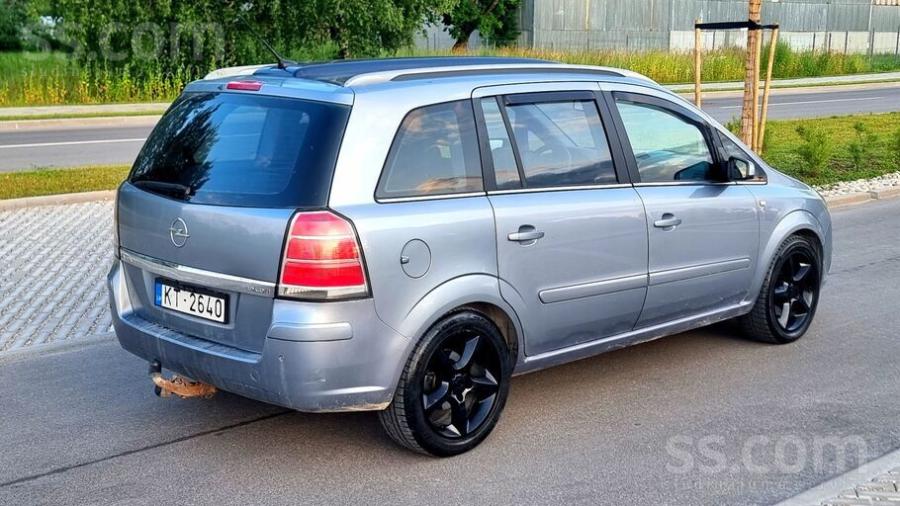 Pelēks Opel Zafira 2005 Cēsis, ar dzinēja tilpumu 1.90 L un nobraukumu 413 tūkst. km par 1500 €, foto 4 vietnē AUTOMOTO.COM.LV