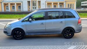 Pelēks Opel Zafira 2005 Cēsis, ar dzinēja tilpumu 1.90 L un nobraukumu 413 tūkst. km par 1500 €, foto 7 vietnē AUTOMOTO.COM.LV