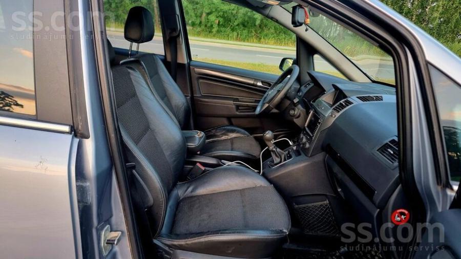 Pelēks Opel Zafira 2005 Cēsis, ar dzinēja tilpumu 1.90 L un nobraukumu 413 tūkst. km par 1500 €, foto 11 vietnē AUTOMOTO.COM.LV