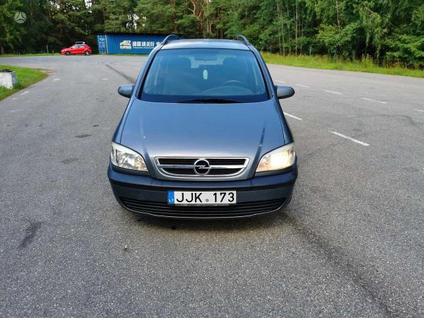 Grey Opel Zafira 2005 in Ukmerge, with an engine capacity of 2.00 L and mileage of 308 thousand km for 450 €, photo 1 on AUTOMOTO.COM.LV