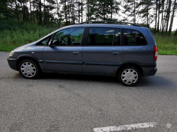 Grey Opel Zafira 2005 in Ukmerge, with an engine capacity of 2.00 L and mileage of 308 thousand km for 450 €, photo 3 on AUTOMOTO.COM.LV
