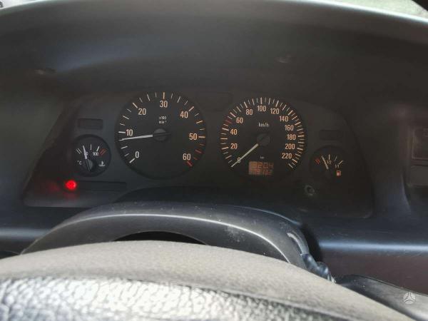Grey Opel Zafira 2005 in Ukmerge, with an engine capacity of 2.00 L and mileage of 308 thousand km for 450 €, photo 5 on AUTOMOTO.COM.LV