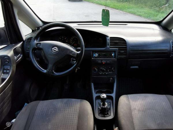 Grey Opel Zafira 2005 in Ukmerge, with an engine capacity of 2.00 L and mileage of 308 thousand km for 450 €, photo 6 on AUTOMOTO.COM.LV