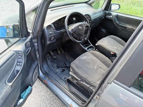 Grey Opel Zafira 2005 in Ukmerge, with an engine capacity of 2.00 L and mileage of 308 thousand km for 450 €, photo 7 on AUTOMOTO.COM.LV