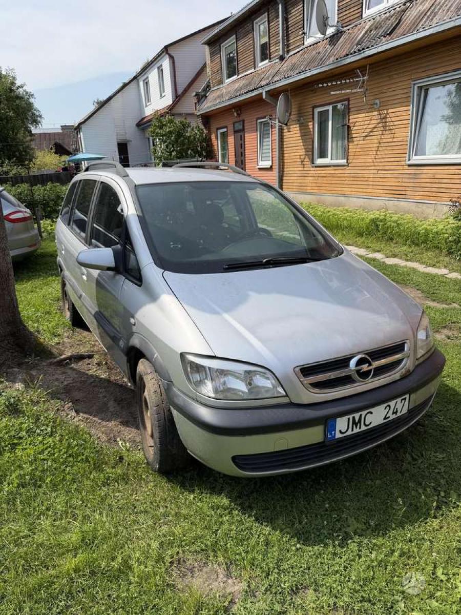 Grey Opel Zafira 2005 in Kaunas, with an engine capacity of 1.80 L and mileage of 285 thousand km for 499 €, photo 1 on AUTOMOTO.COM.LV